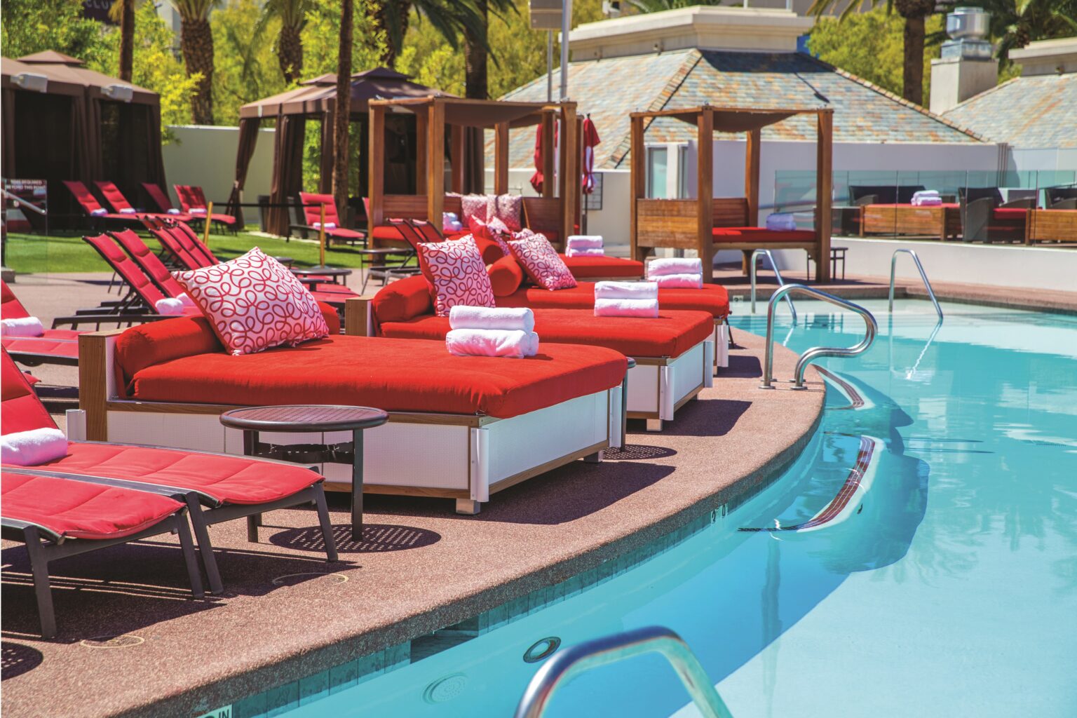 Las Vegas Pools Open Year Round - Updated For 2023
