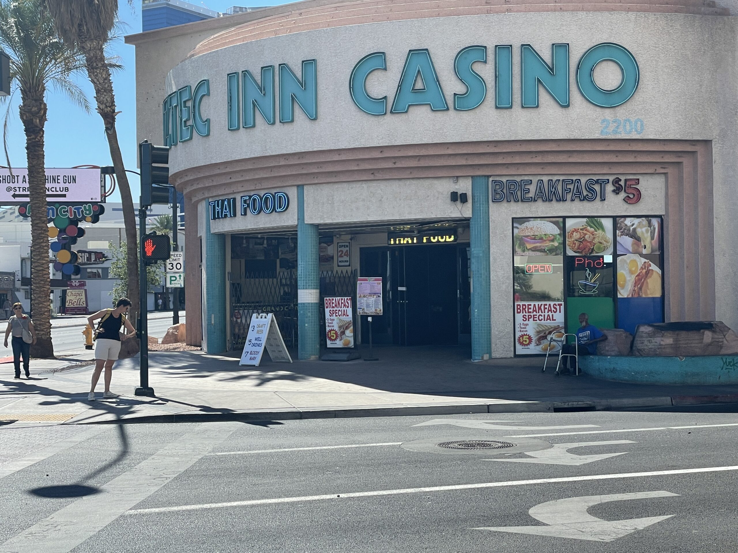 Cheap Breakfast in Las Vegas - (Under $20) - Strip & Fremont