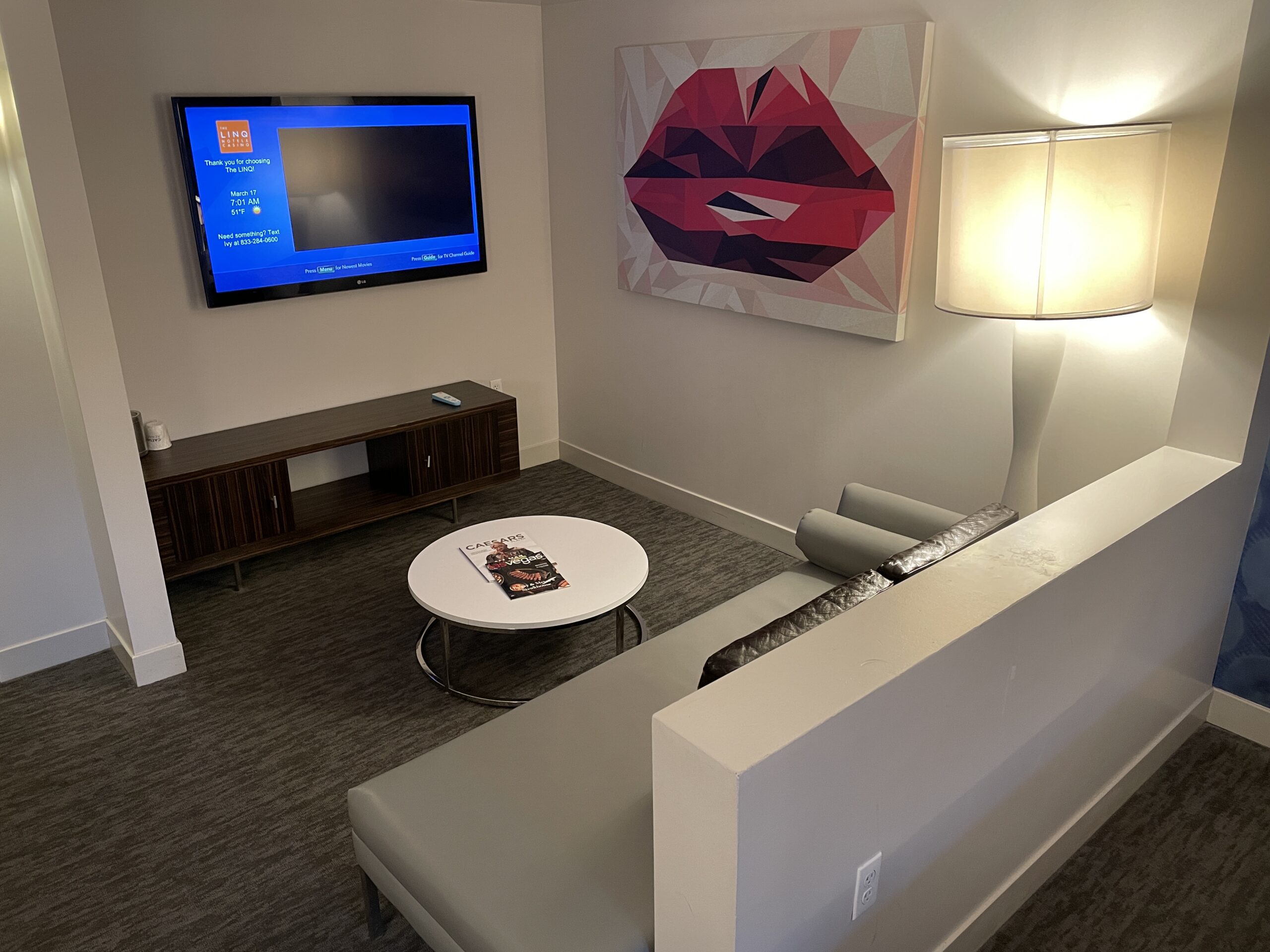 LINQ Poolside Cabana Room Review