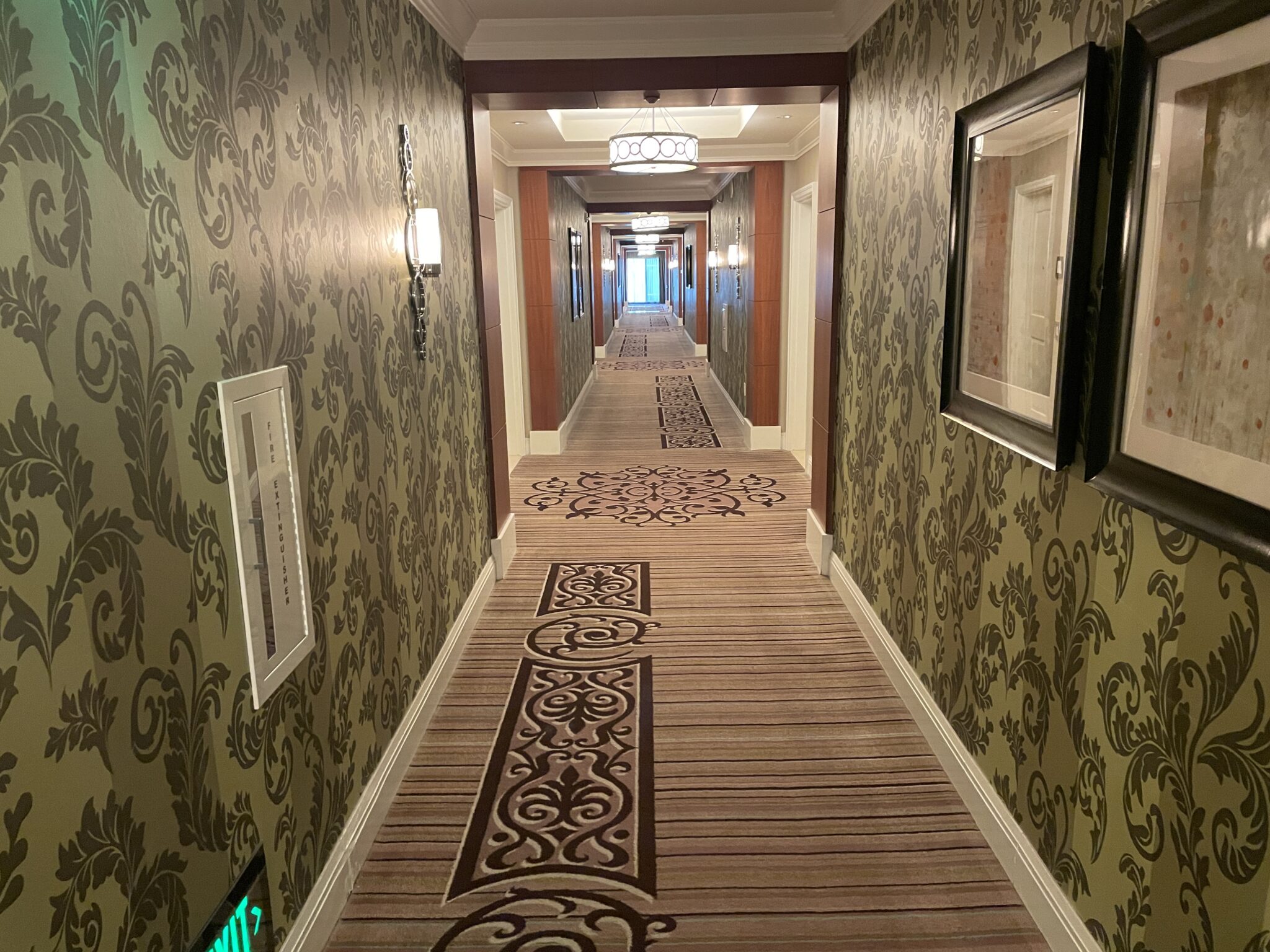 Caesars Palace Octavius Premium Room Review - Take a Look!