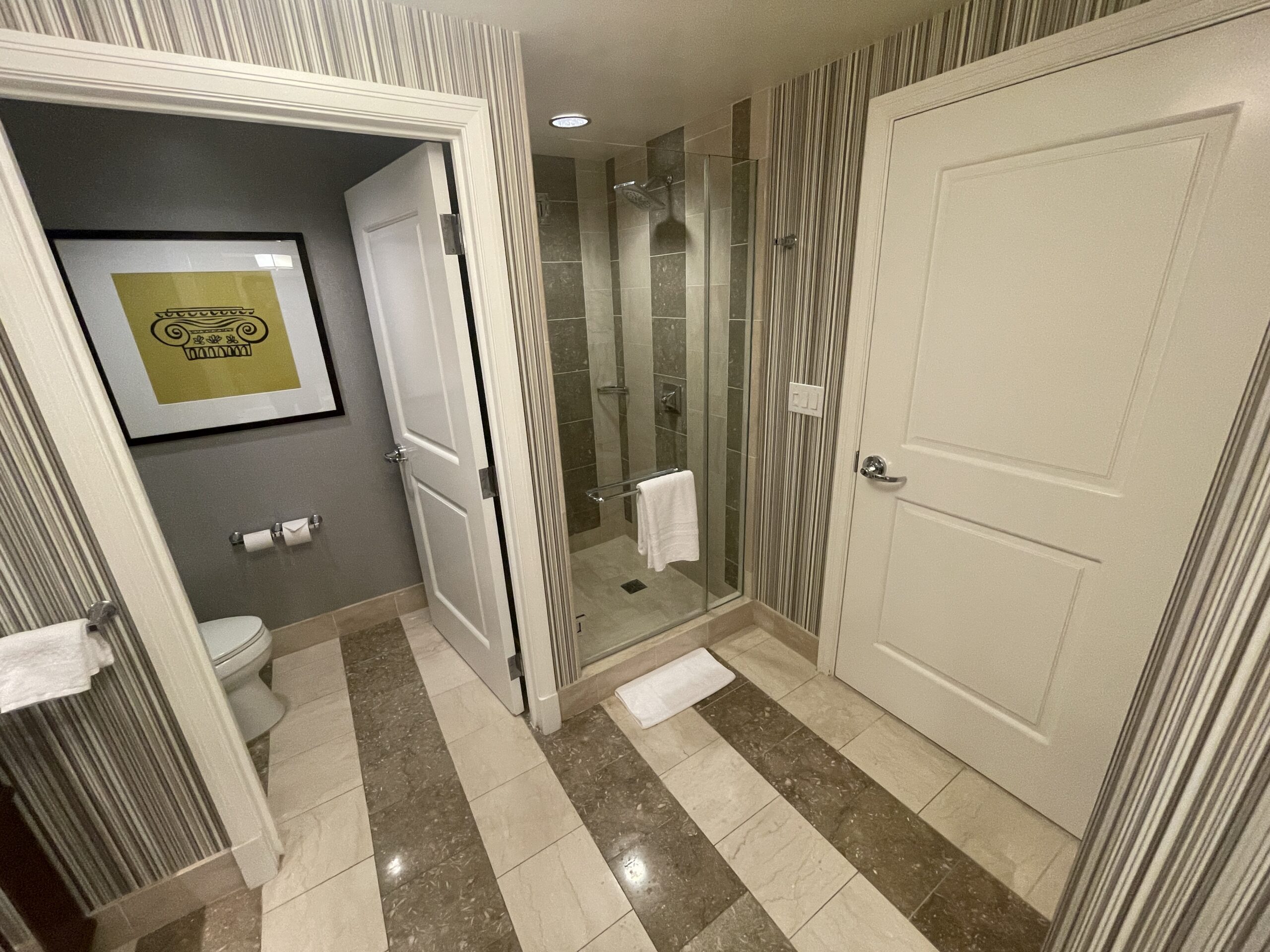 Caesars Palace Octavius Premium Room Review - Take a Look!