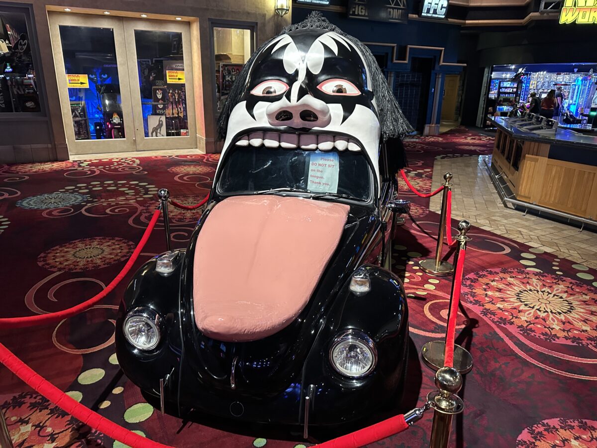 KISS Mini Golf at Rio Las Vegas Review - Look Inside!