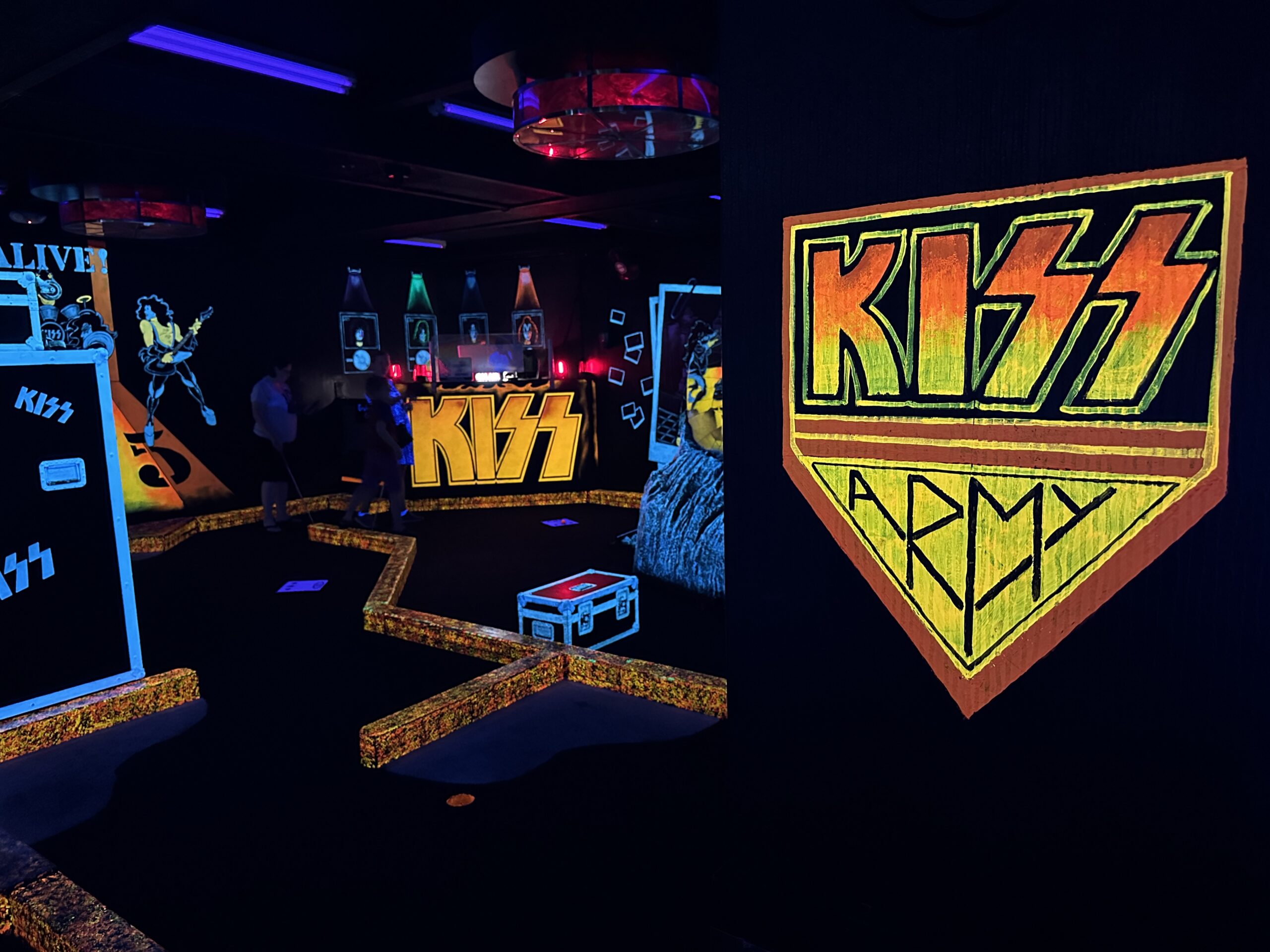KISS Mini Golf at Rio Las Vegas Review - Look Inside!