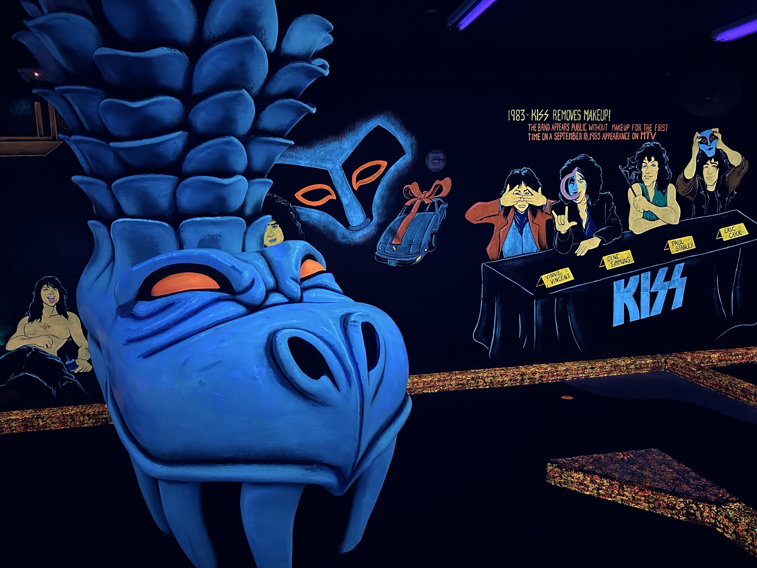 KISS Mini Golf at Rio Las Vegas Review - Look Inside!