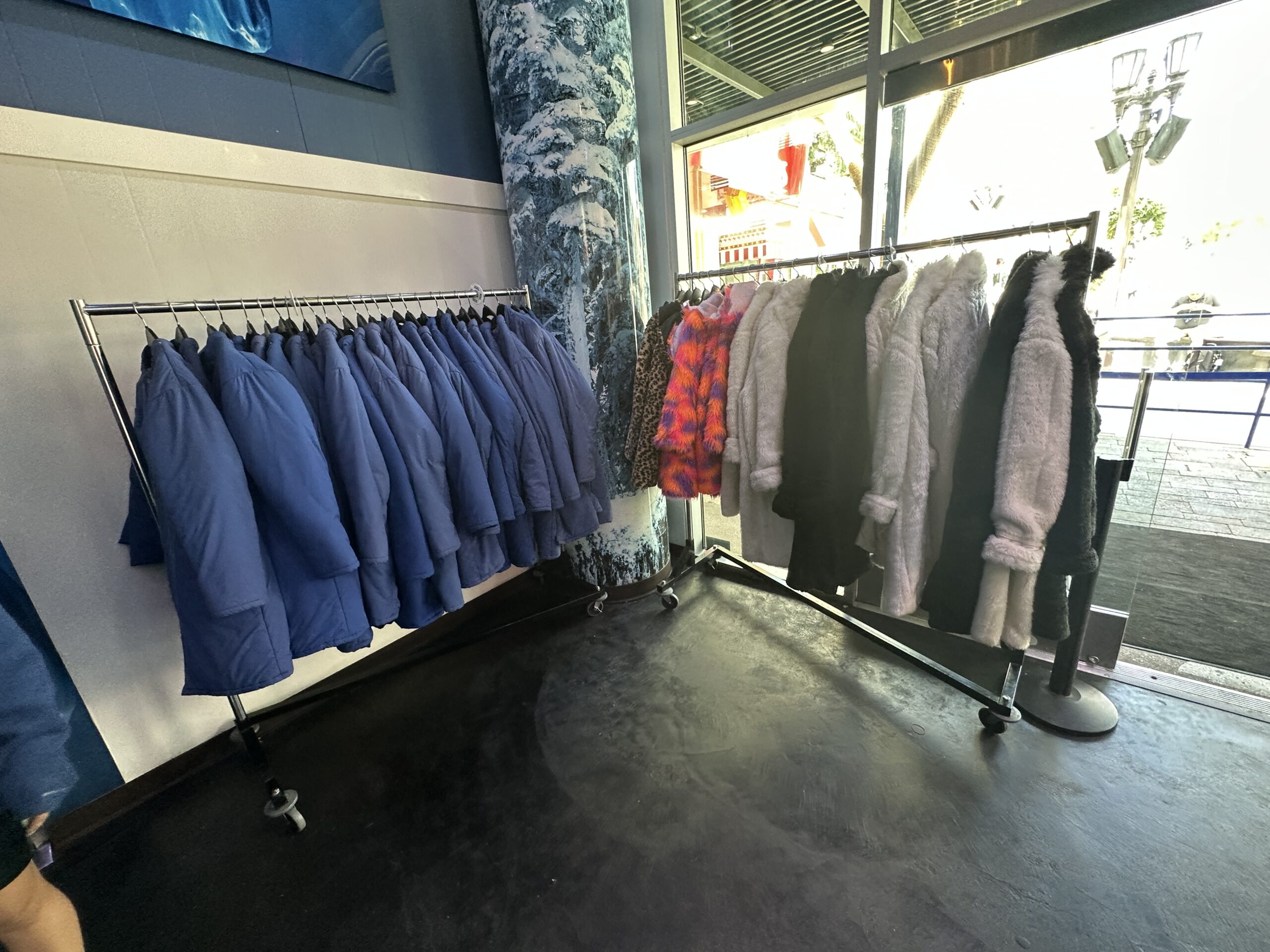 Review of the Minus5 Icebar at LINQ - Is It Worth Doing?