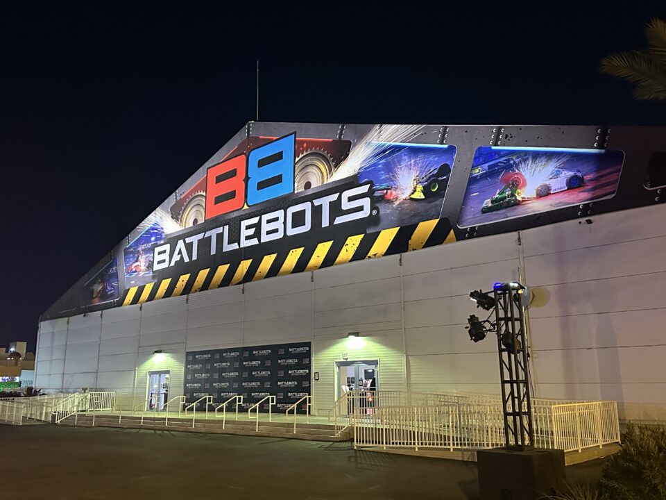 Review of the "Battlebots Destruct-A-Thon" at Horseshoe