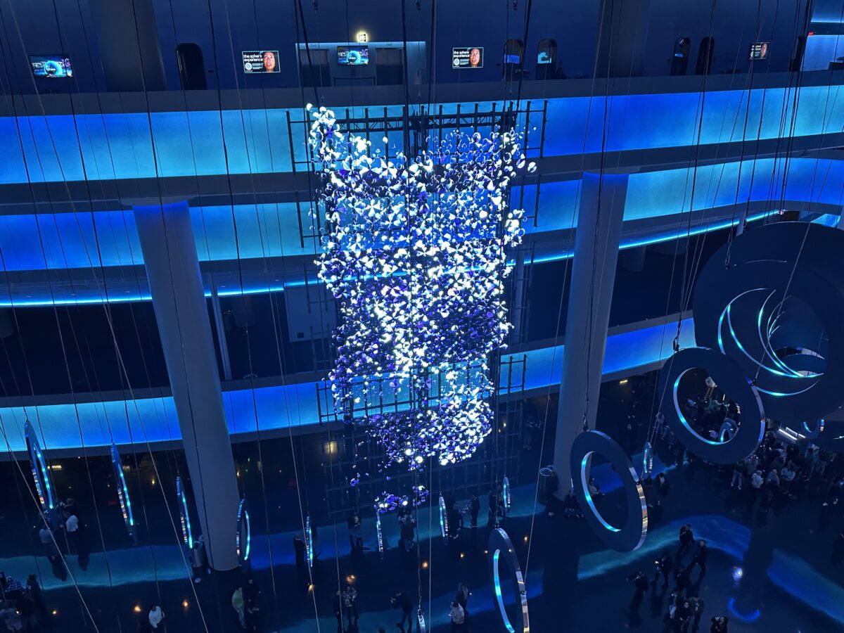 Review: The Sphere Experience & "Postcard From Earth"