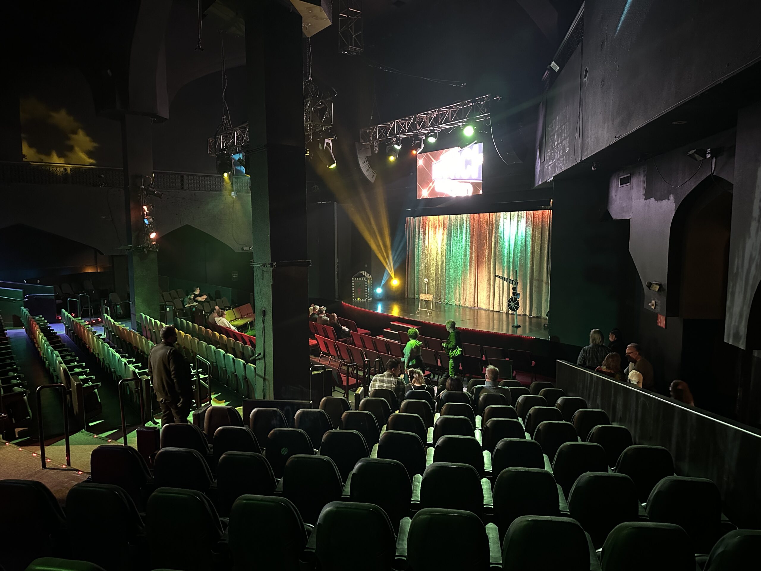 Review of "V - The Ultimate Variety Show" in Las Vegas