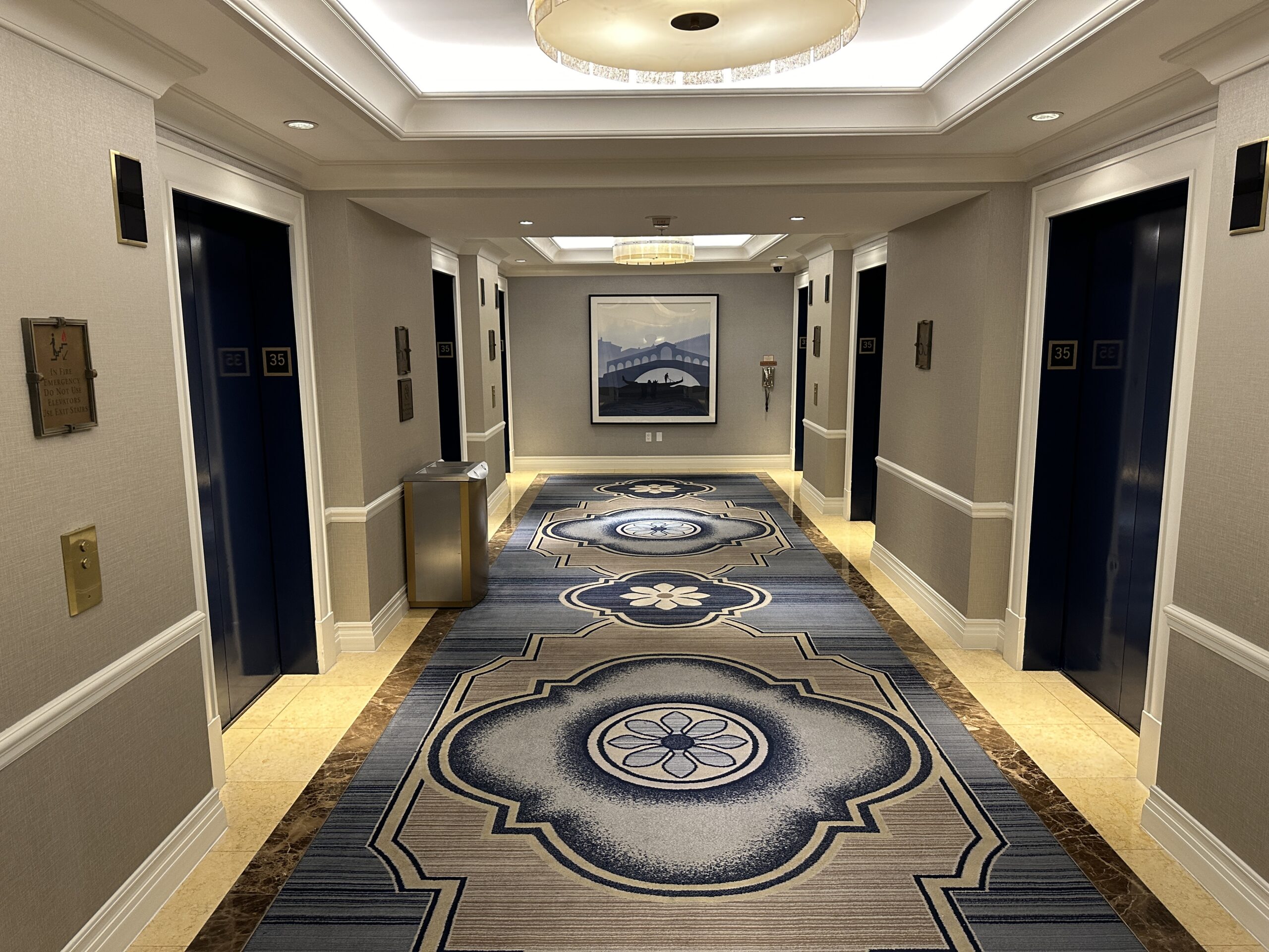 Palazzo Las Vegas - Luxury King Suite (City View) Review