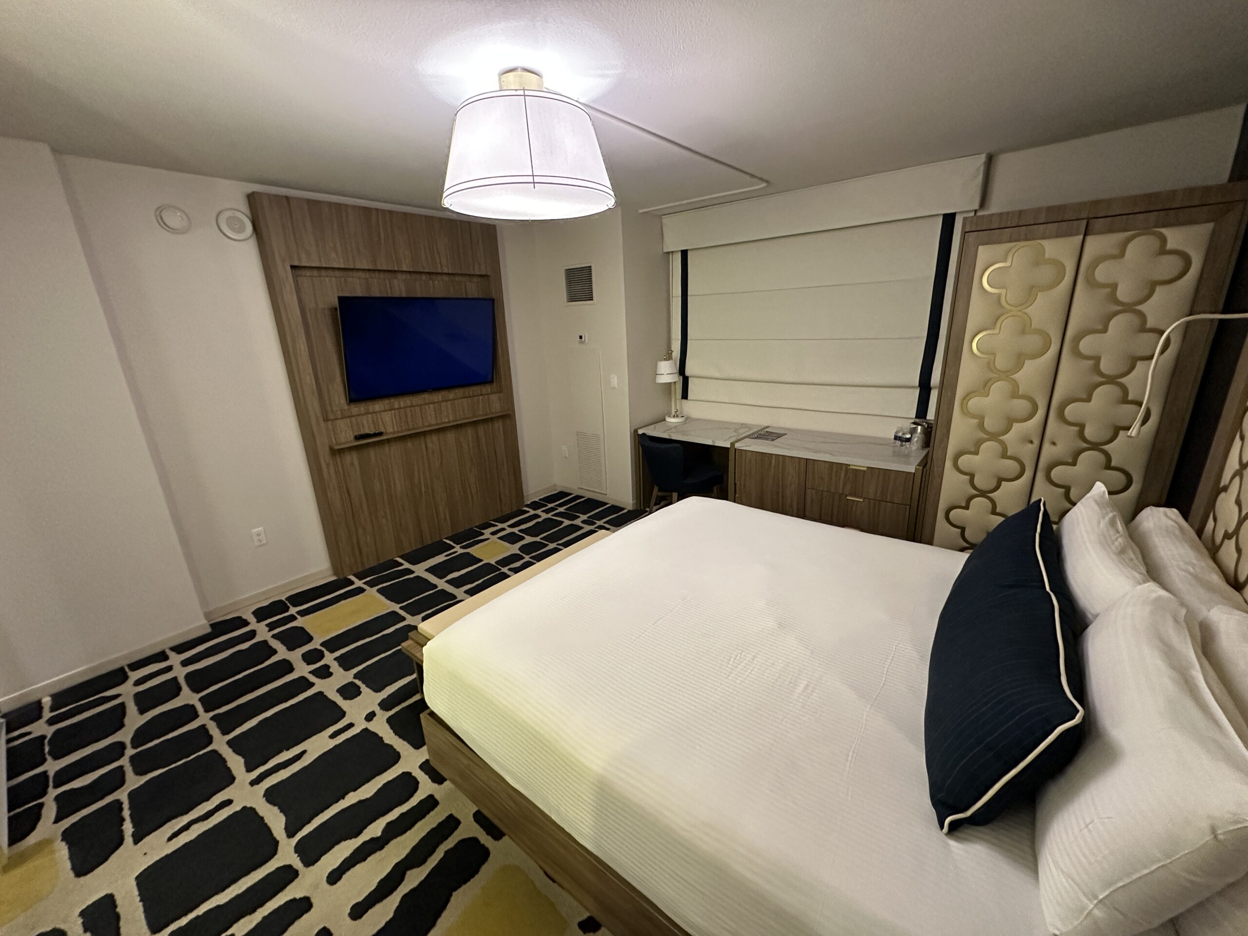 Sahara Las Vegas - Blanca King Review - A Unique Layout