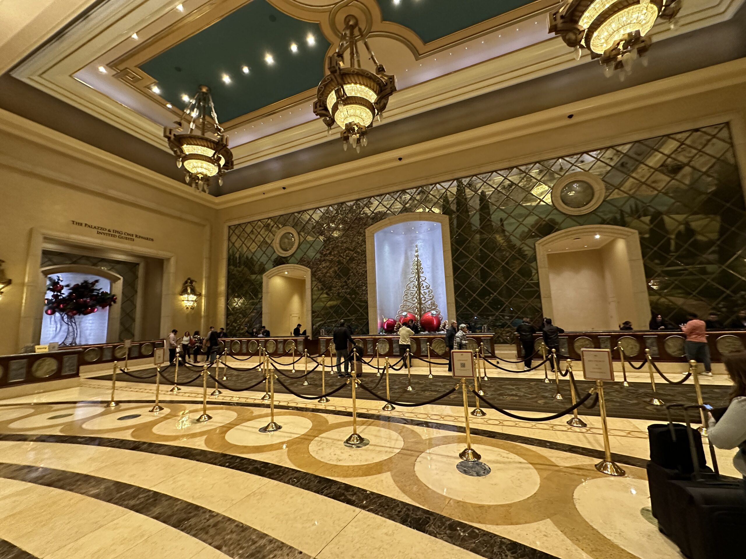 Palazzo Las Vegas - Luxury King Suite (City View) Review