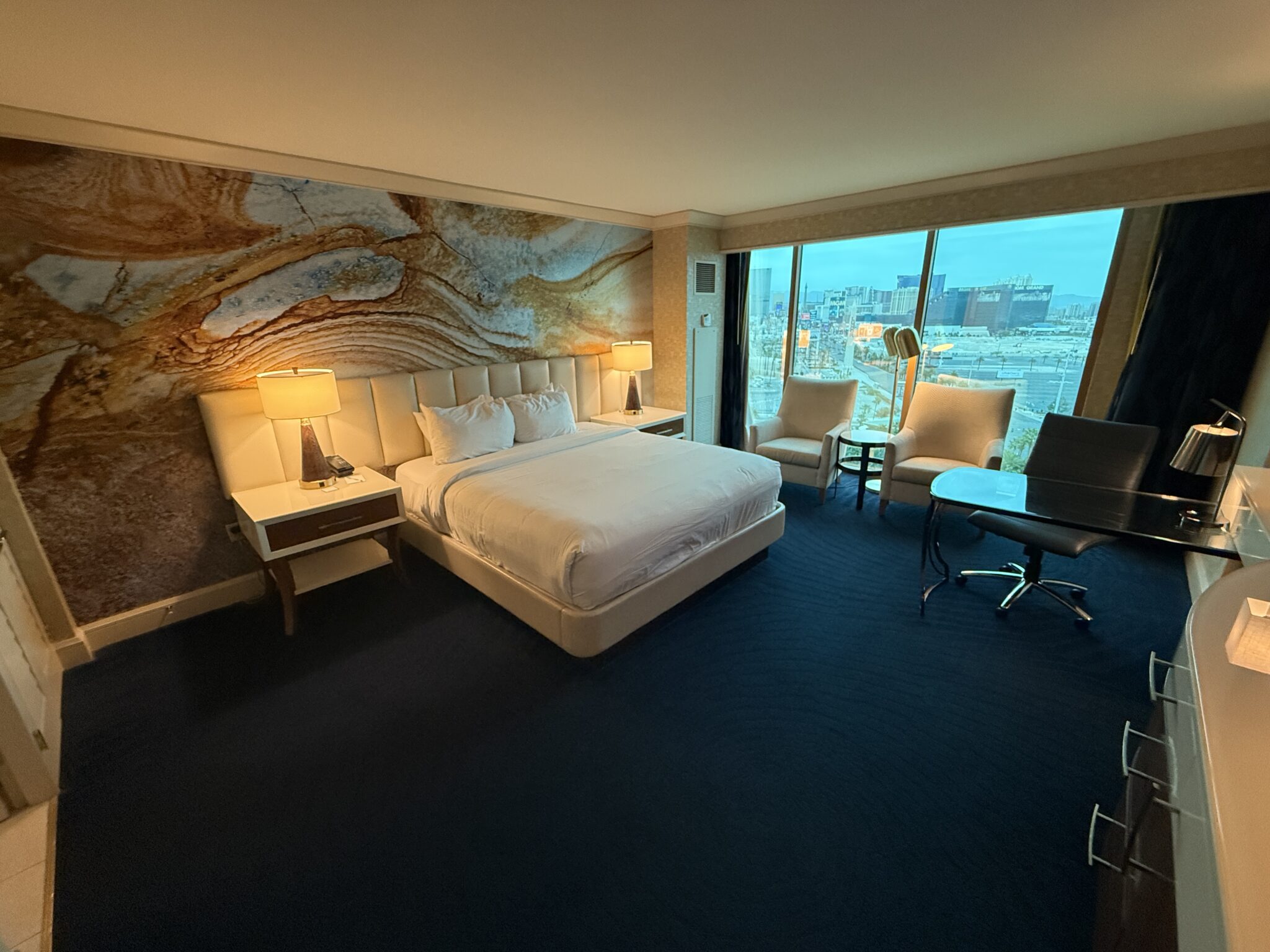 Where To Stay in Vegas with Kids - (Besides Circus Circus)